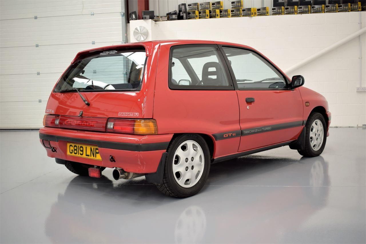 Good Things Come In Small Packages: 10 Sporty Cars That Only Have 3 ...