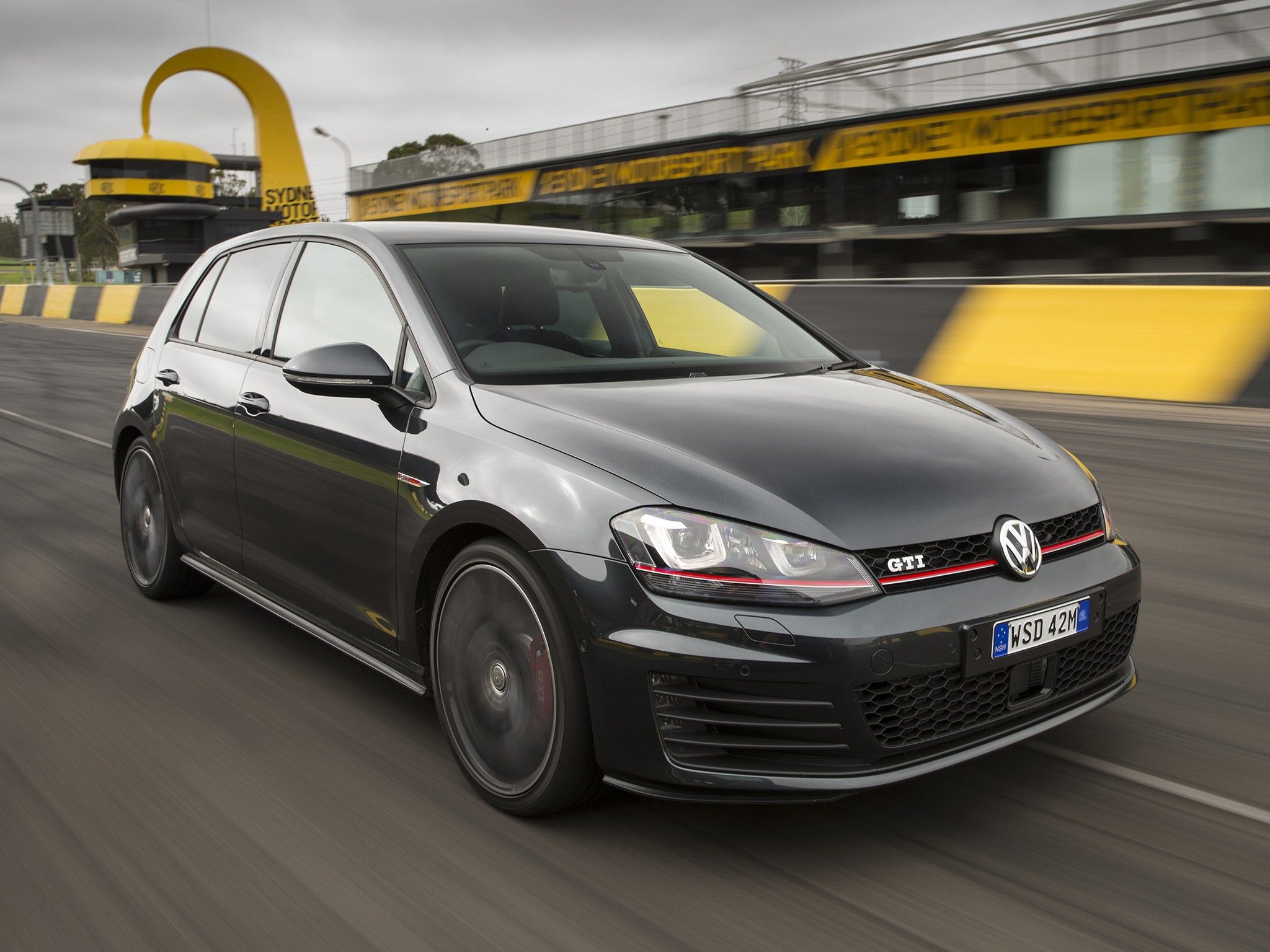 10 Insanely Fast Cars And Their Cheaper Alternatives