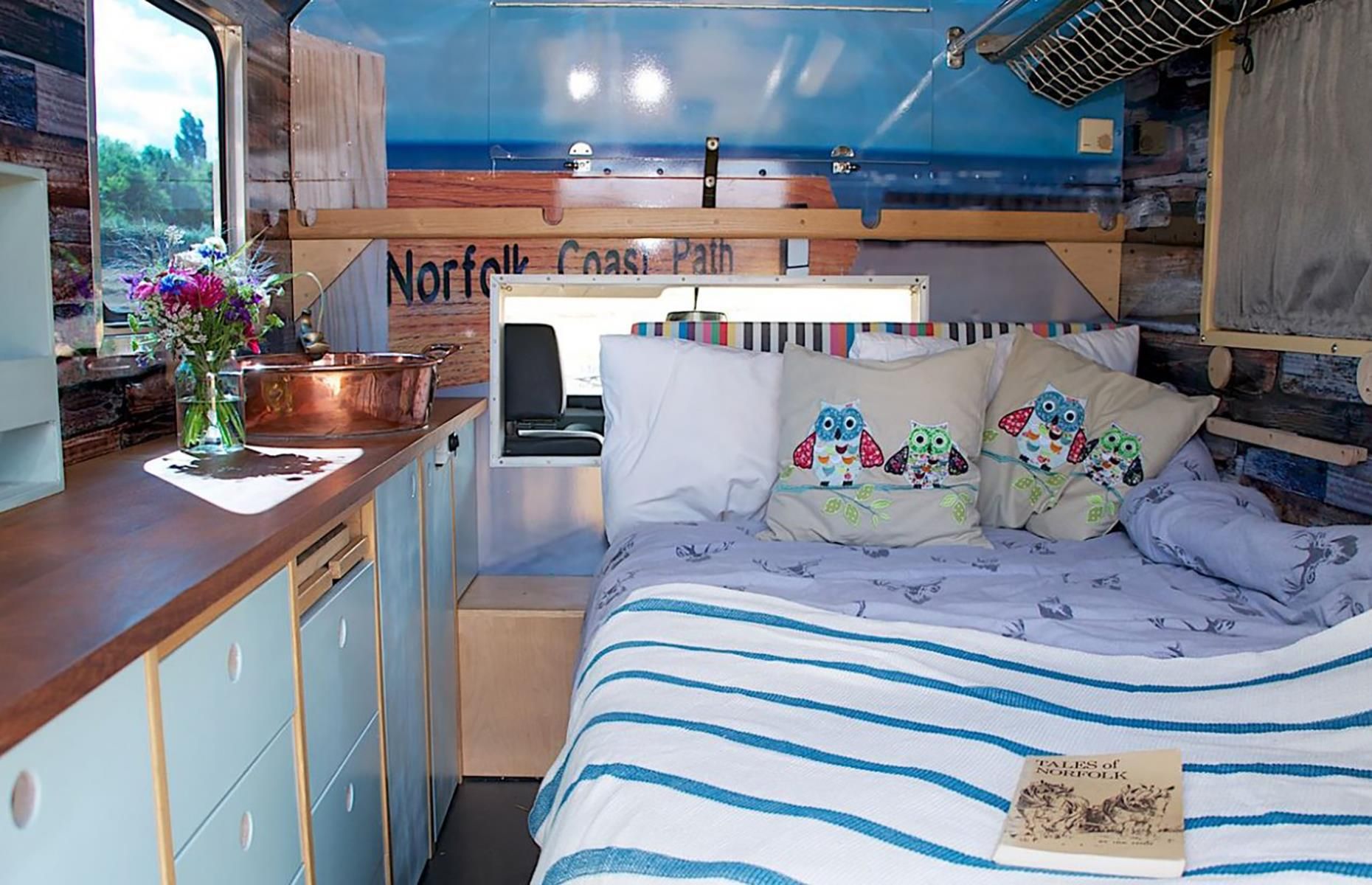 People Turned These 10 Vehicles Into Incredible Homes