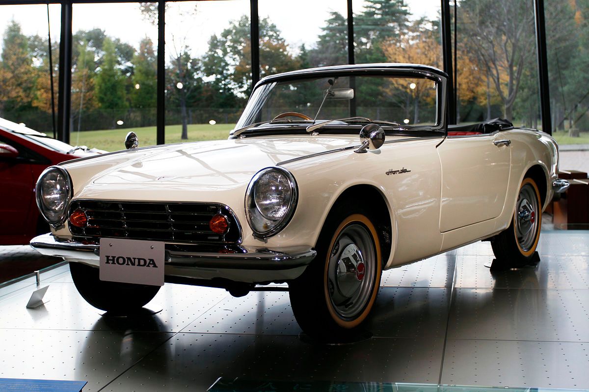Here Are The 10 Most Stunning Japanese Classic Cars We've Ever Seen