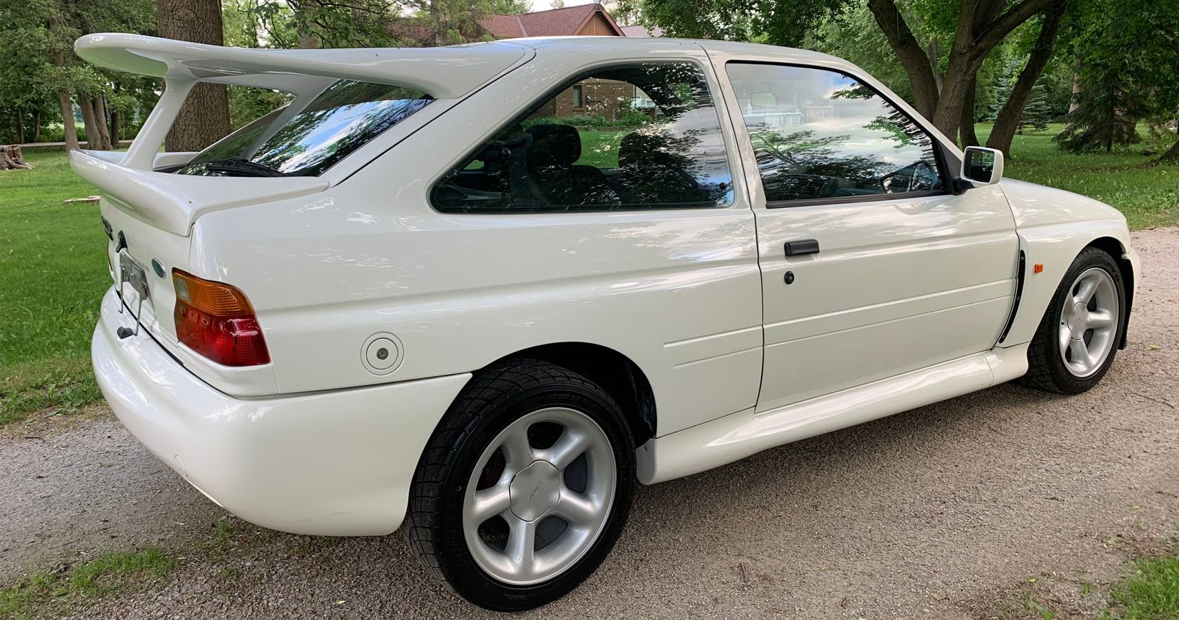 10 Things Gearheads Forgot About The Ford Escort RS2000