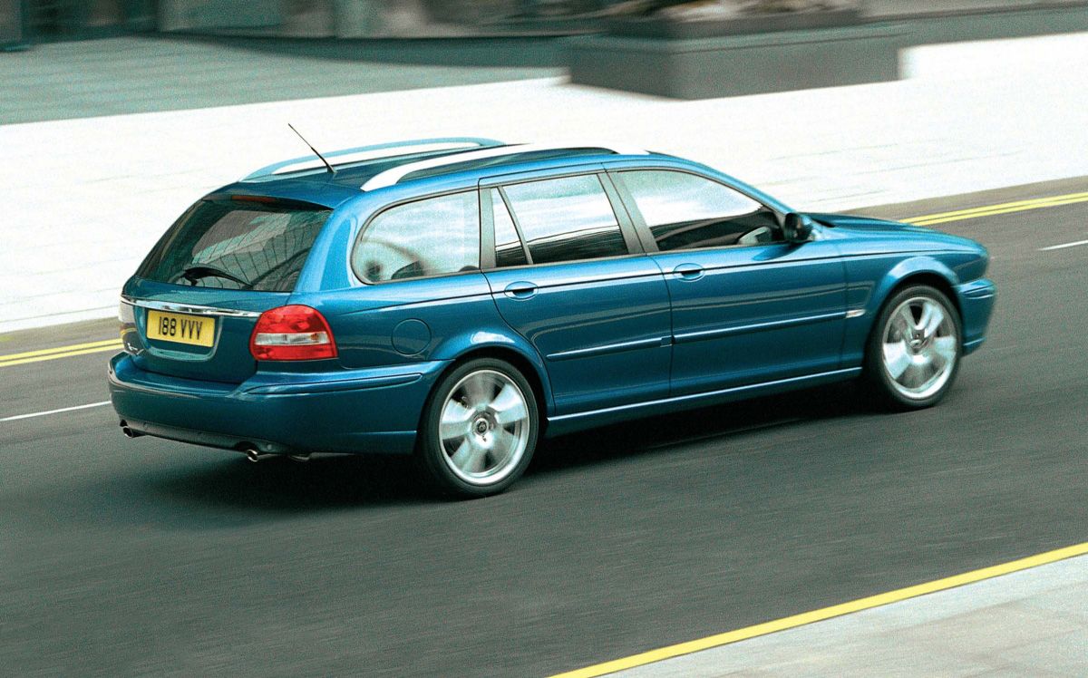 10 Classic Cars You Didn't Know Had A Manual Transmission
