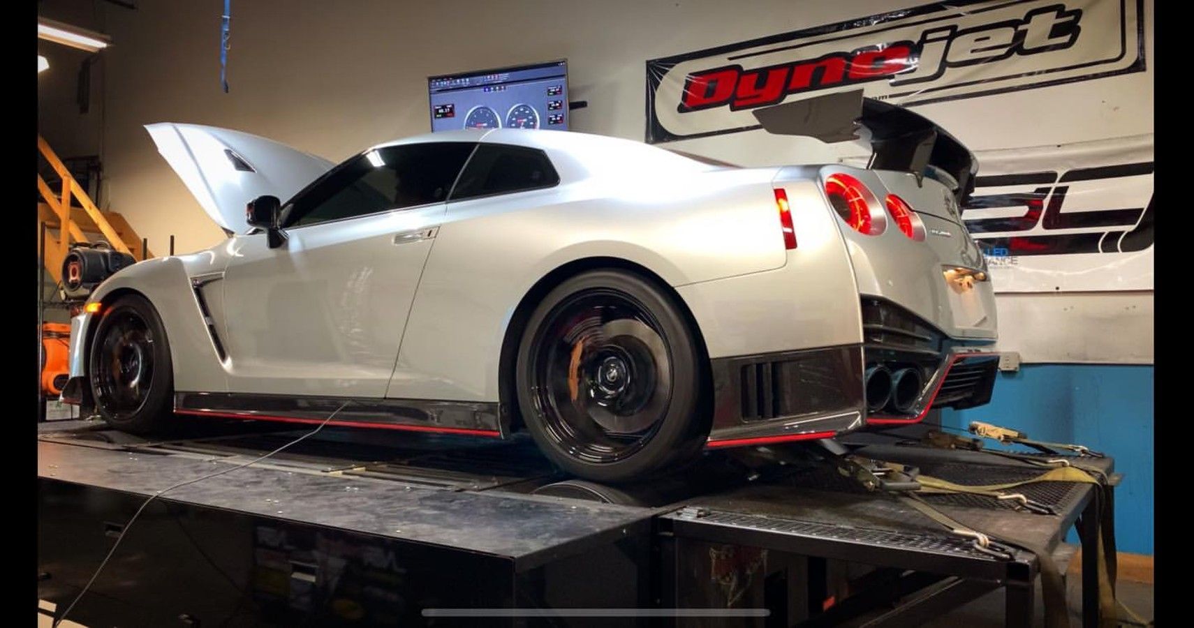 1320Video Hosts 1,800 HP Lambo Huracans Fighting 2,000 HP GT-Rs