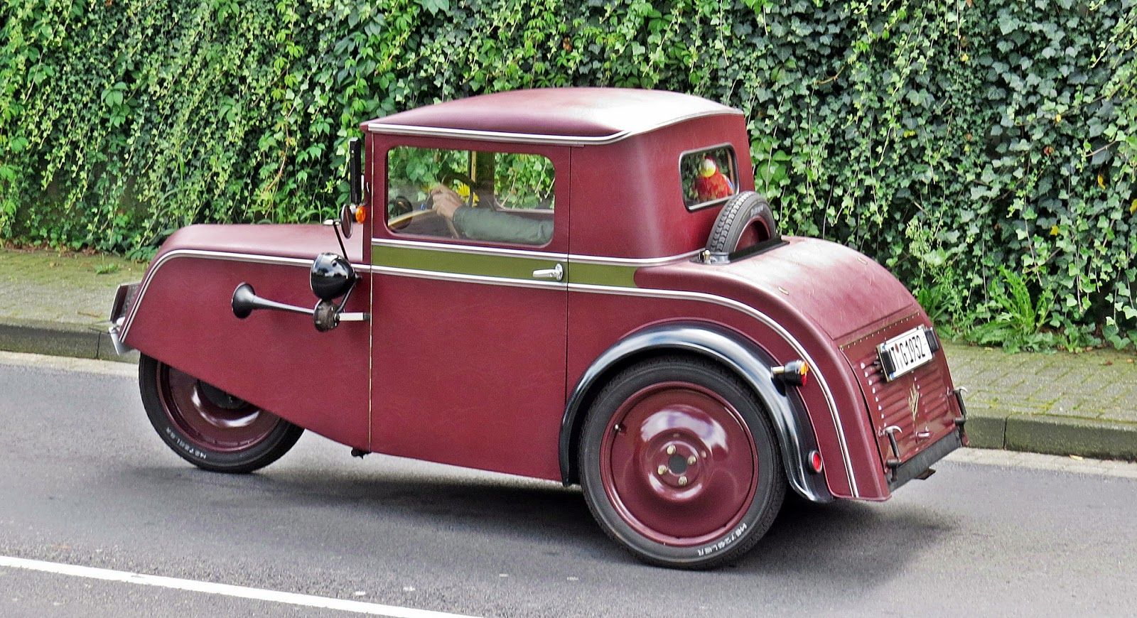 10 Most Outrageous Cars Ever Made... That Aren't Supercars