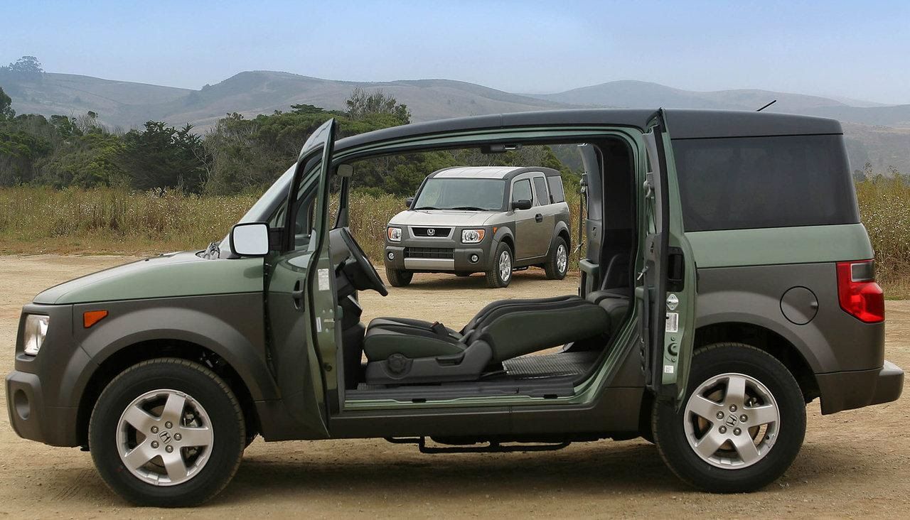 Pontiac Aztek VS Honda Element: Which Is The Better Adventure Car?