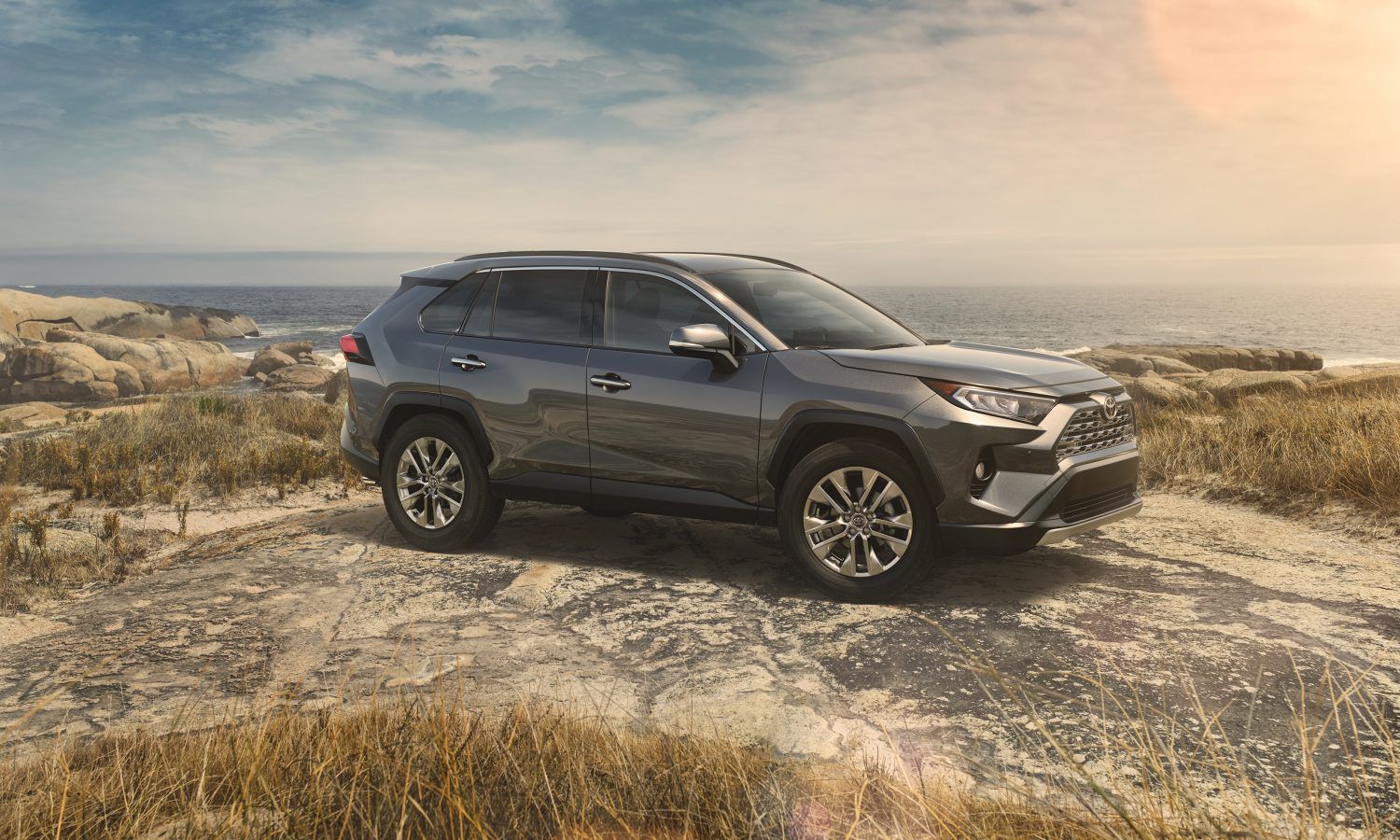 The Biggest Differences Between Toyota's RAV4 And Highlander
