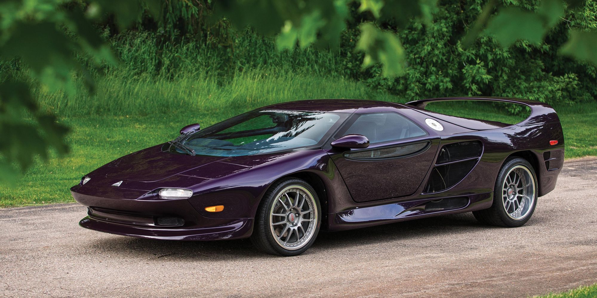 Here's Why The Vector M12 Supercar Never Really Caught On