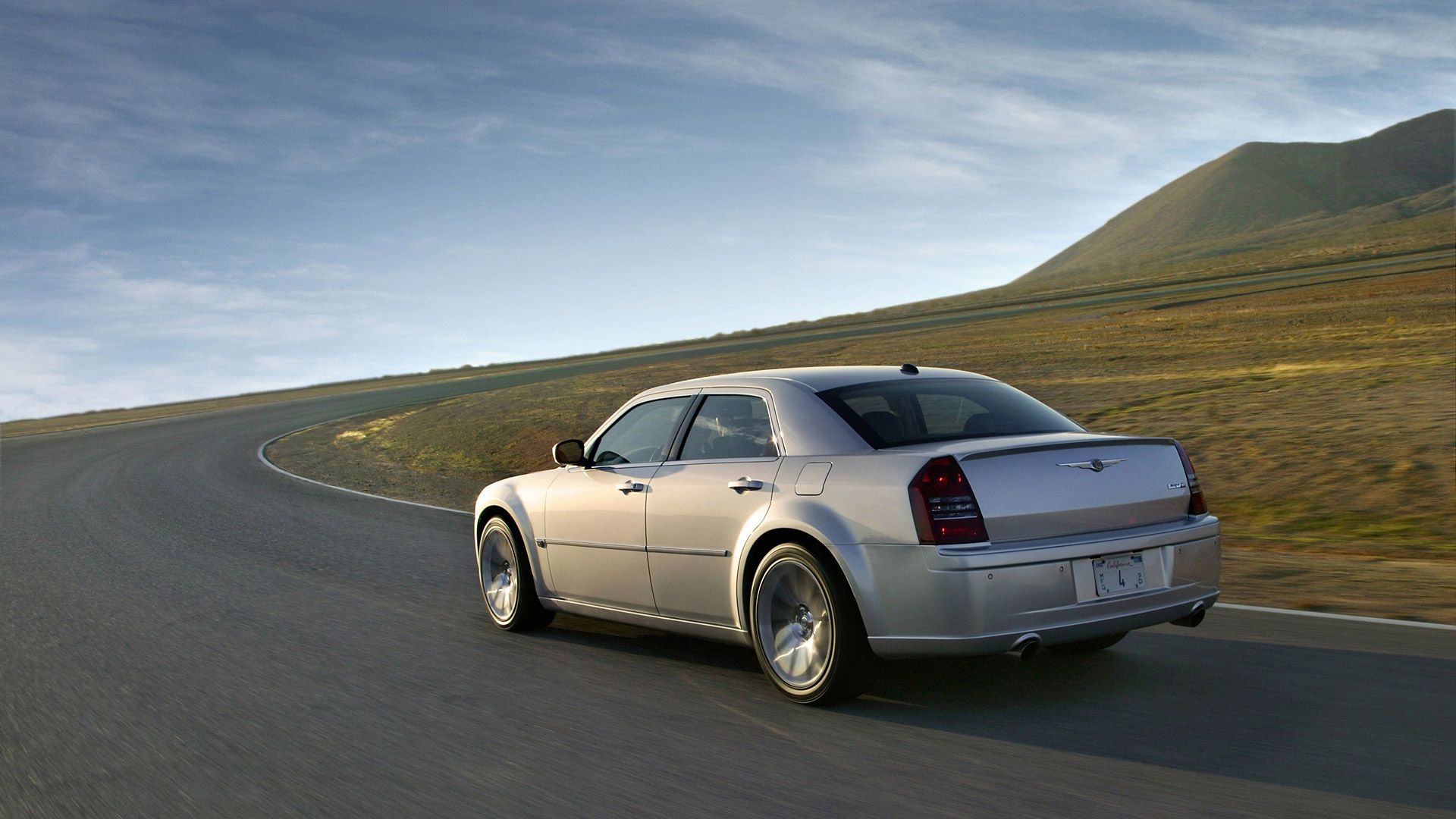 8 Reasons Why We Love The Chrysler 300 SRT (2 Reasons Why We'd Never ...