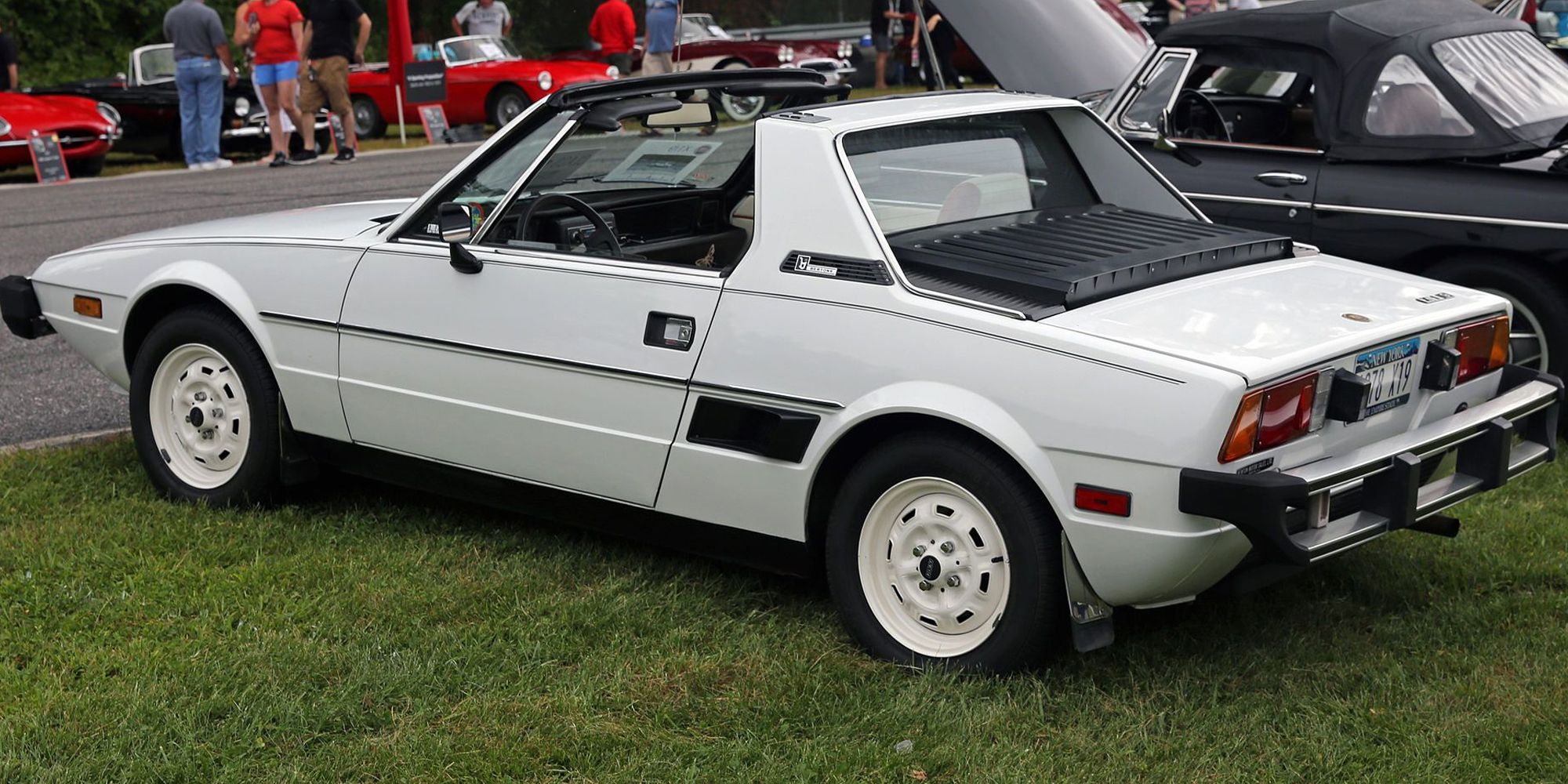 10 Underrated Sports Cars Every Gearhead Should Drive