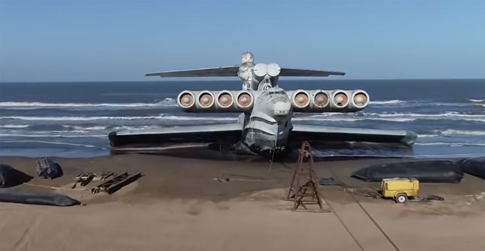 Aerial Footage Shows One-Of-A-Kind Soviet “Caspian Sea Monster” Plane ...