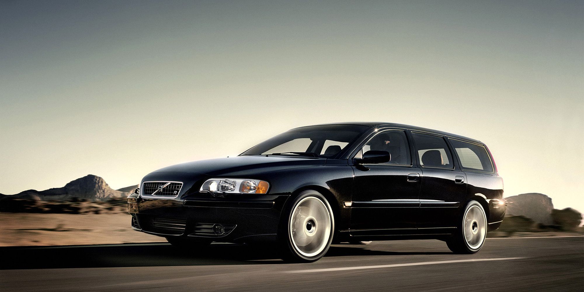 5 New Sleeper Cars That'll Annihilate Anything (5 Classic Sleepers We'd ...