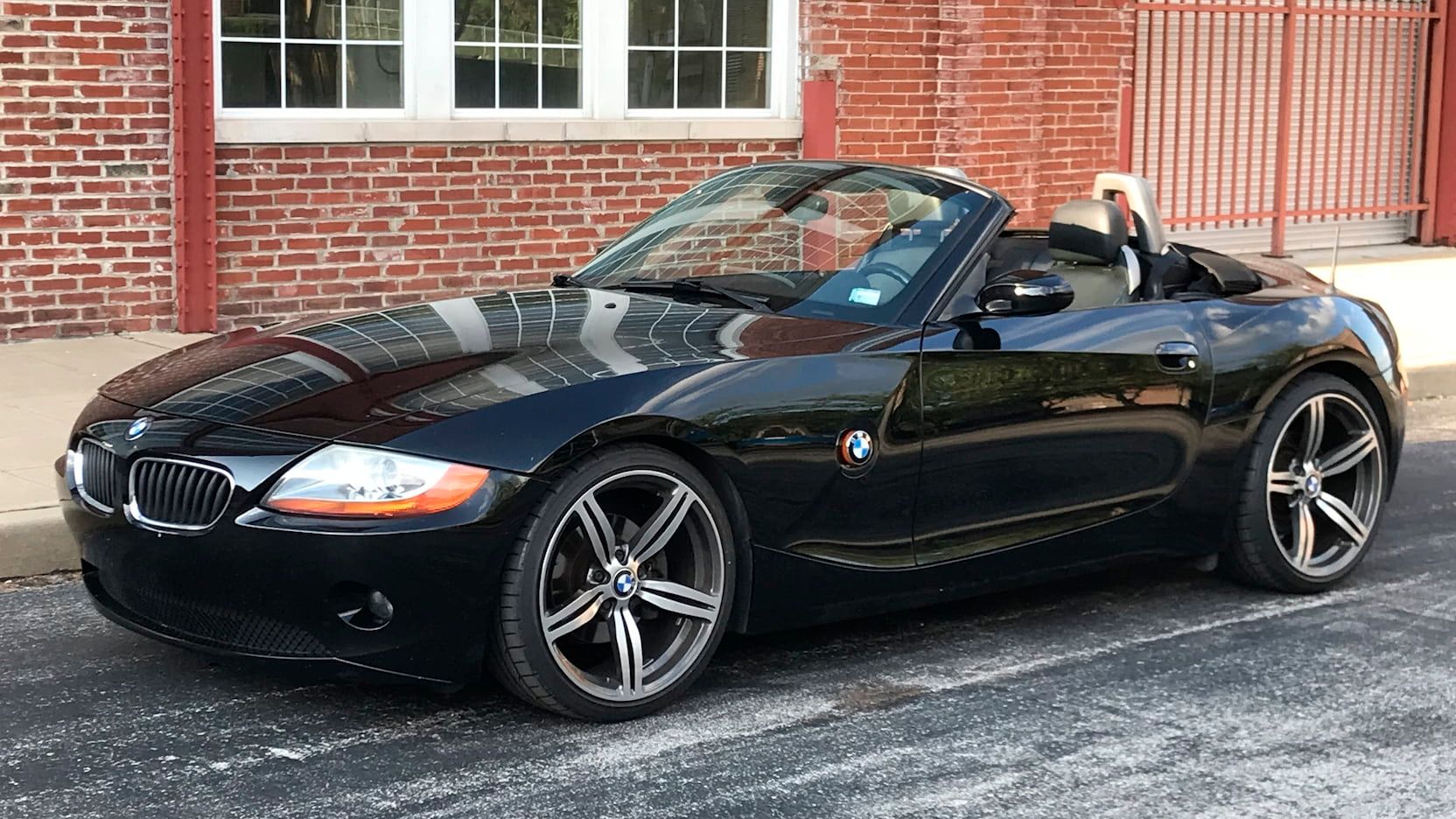 9 Coolest Sports Cars That Won't Break The Bank (1 To Stay Away From)