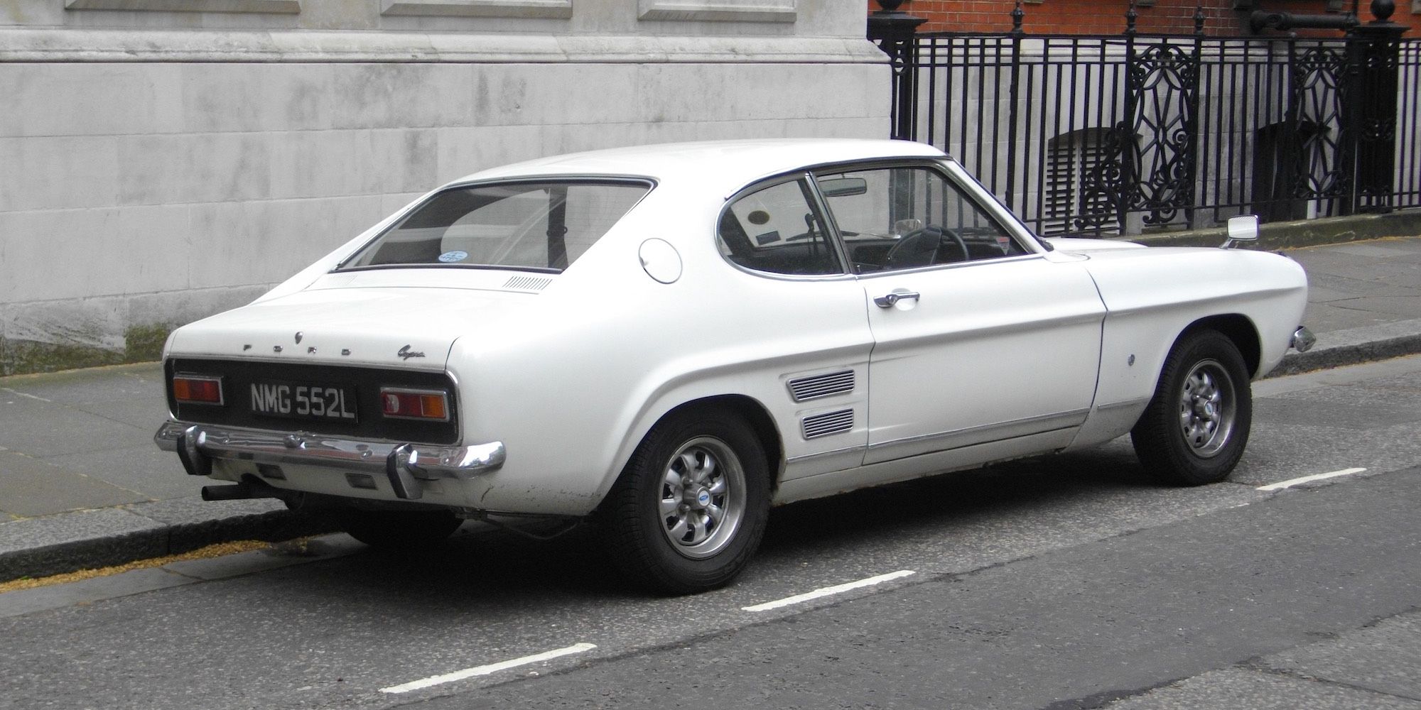 10 Classic Sports Cars We Wish They Would Bring Back