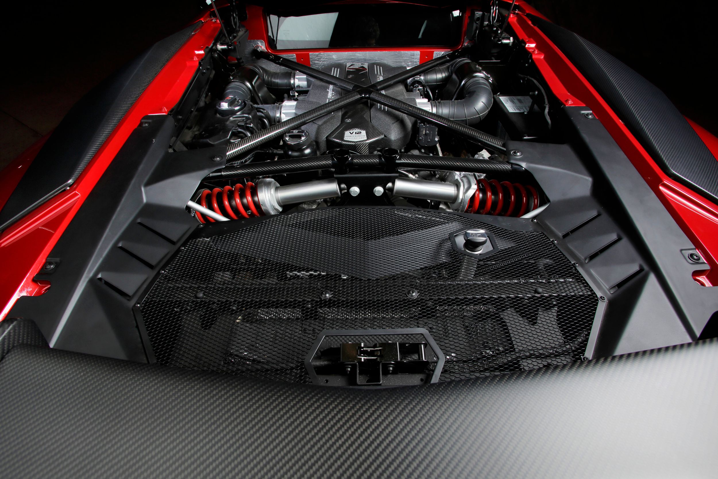 Liberty Walk Aventador: 10 Cool Features Found Inside The Supercar