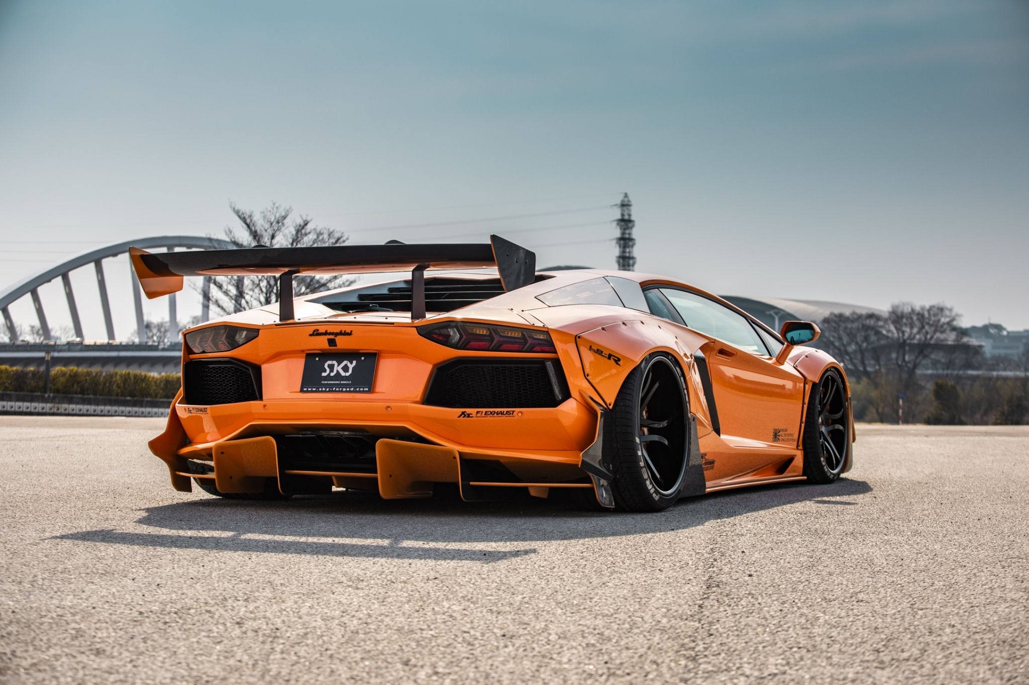Liberty Walk Aventador: 10 Cool Features Found Inside The Supercar