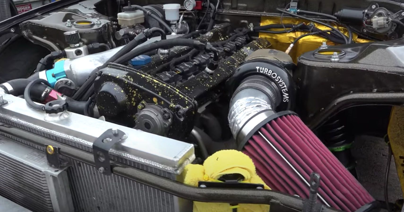 Check Out This Turbocharged R32 Skyline GT-R Drifting At The Track