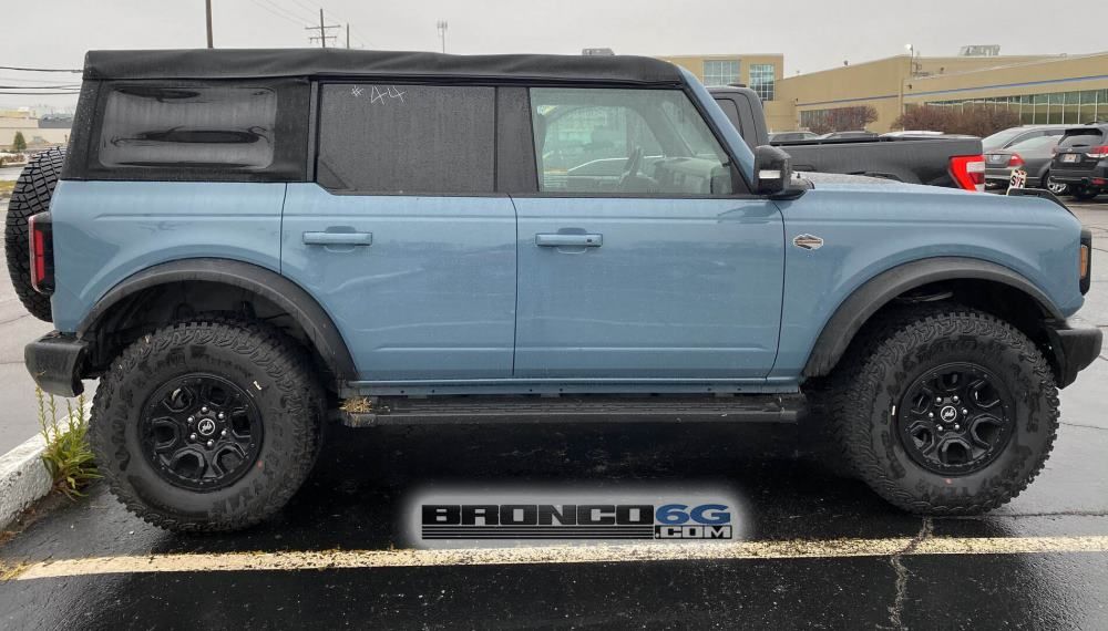 Here's A Good Look At The Ford Bronco Wildtrak In Area 51 And Soft Top ...