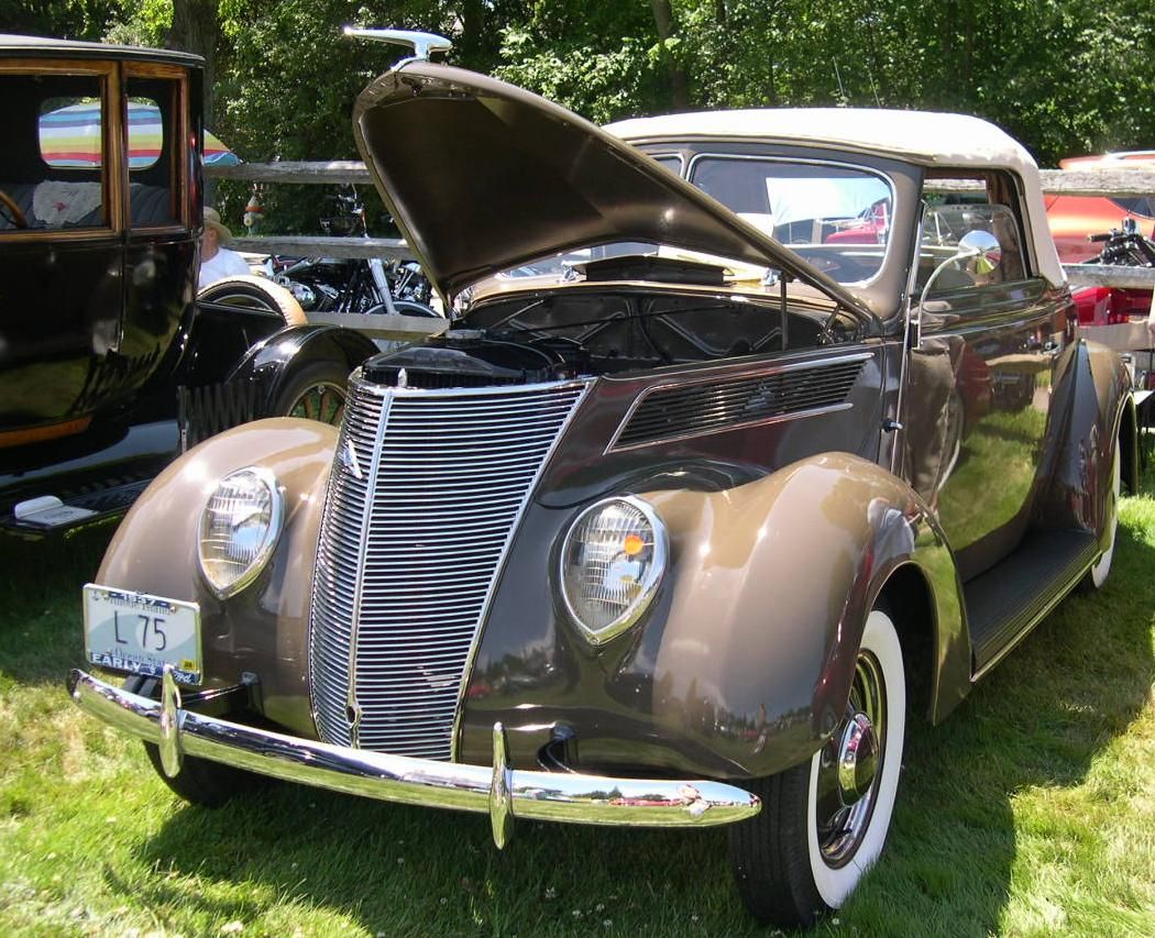 These Are the Smallest Displacement V8 Cars Ever Made