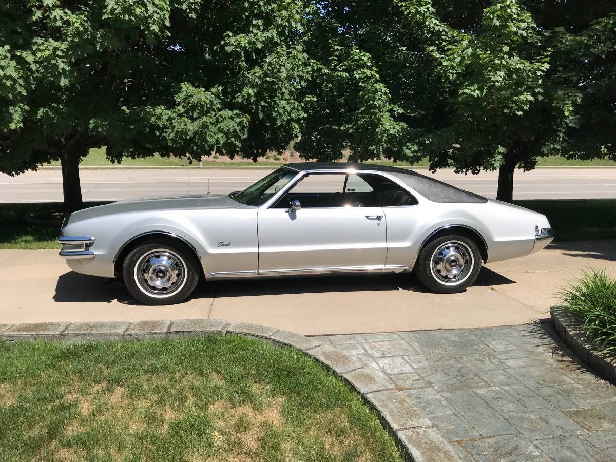 This Is What Makes The 1968 Oldsmobile Toronado A Classic