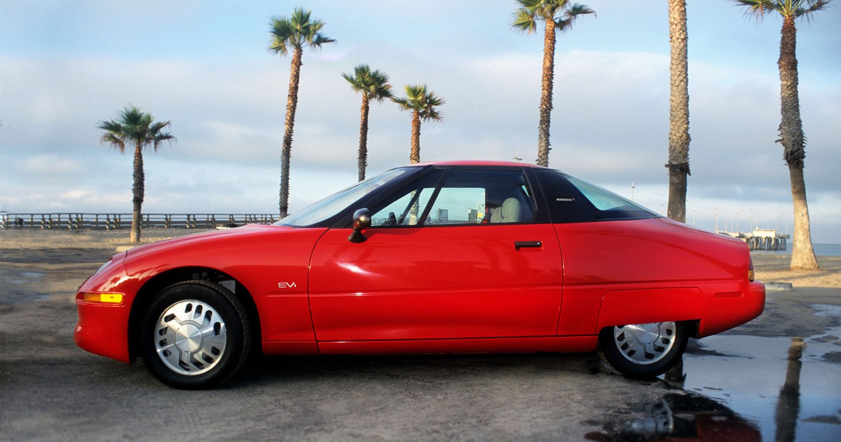10 Hideous '90s Car Designs That Still Keep Us Up At Night
