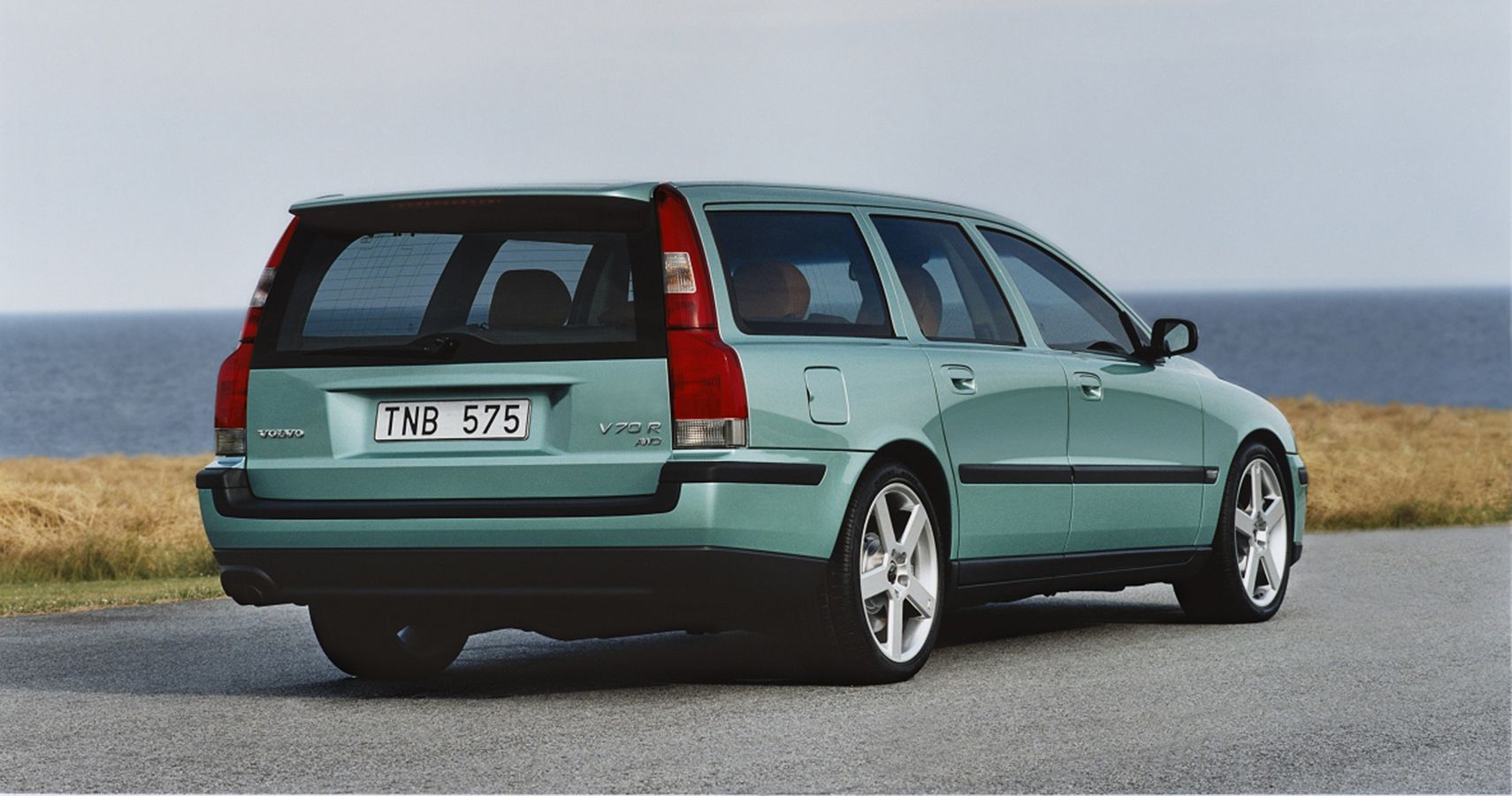 5 New Sleeper Cars That'll Annihilate Anything (5 Classic Sleepers We'd ...