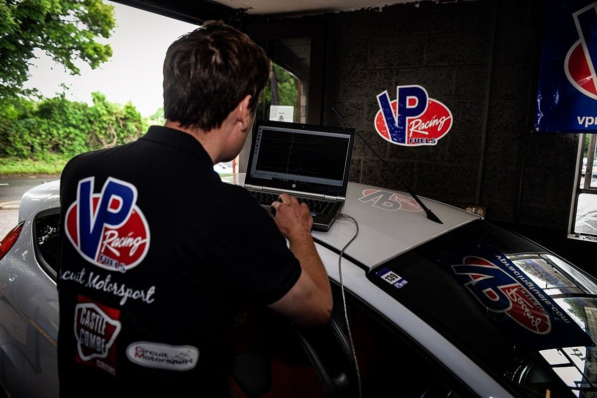 These Are The Benefits Of VP Racing Fuel