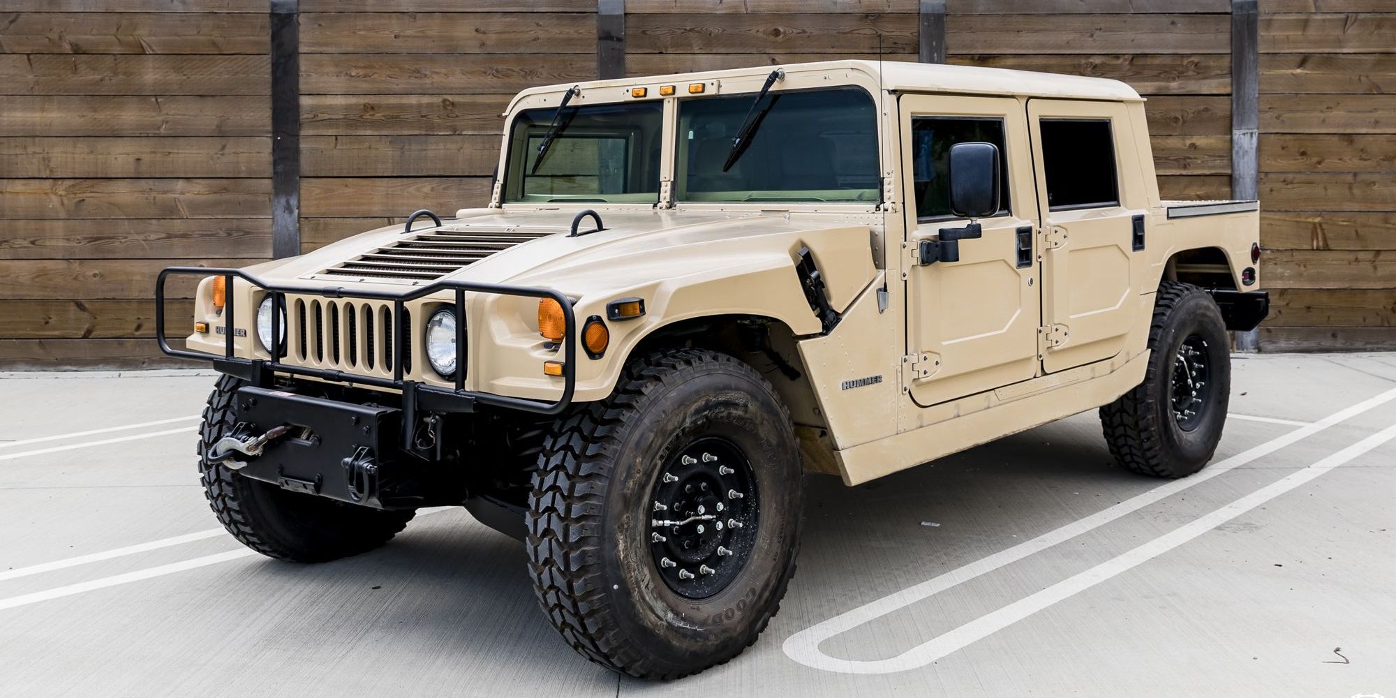 10 Classic SUVs We'd Love To Take For A Spin