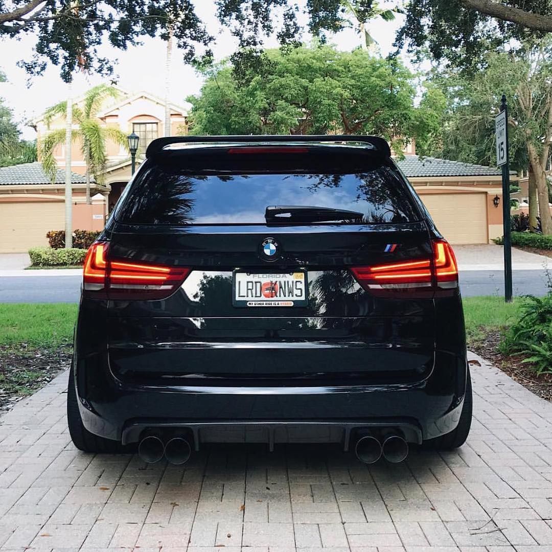 10 Photos Of Slammed SUVs And Trucks That Actually Look Good