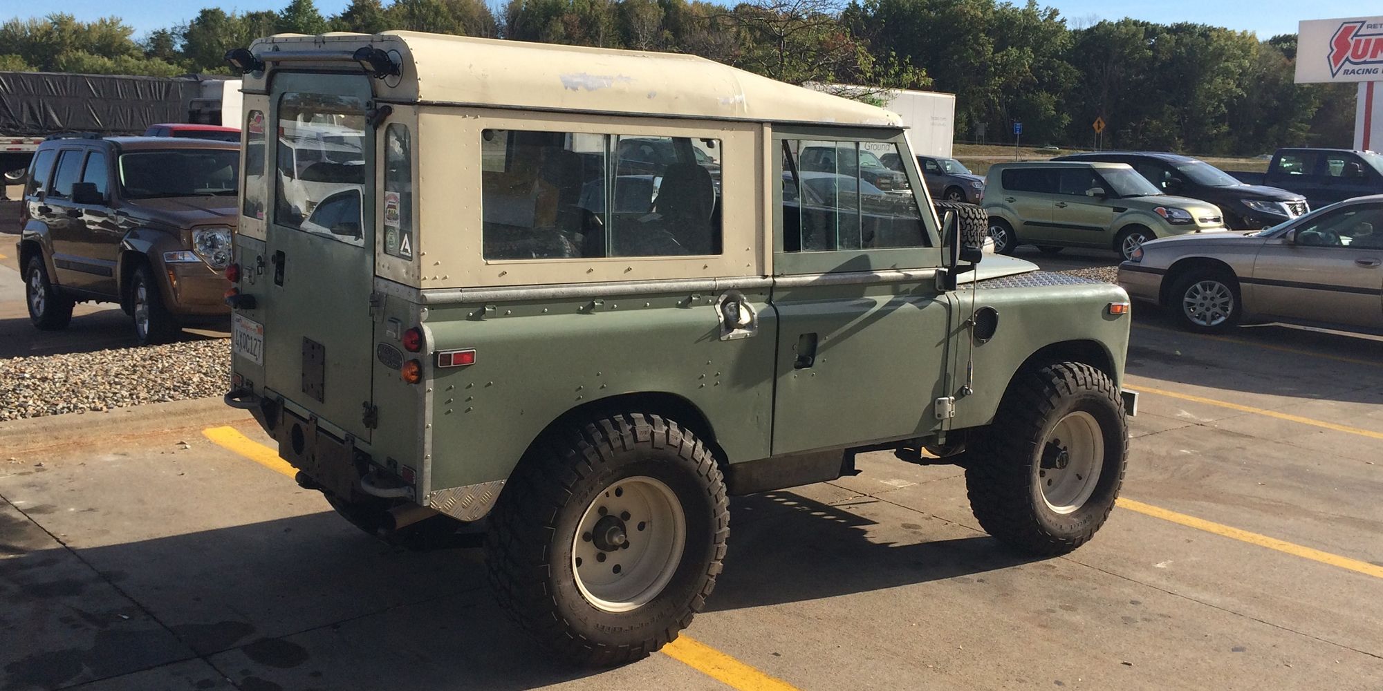 10 Classic SUVs We'd Love To Take For A Spin