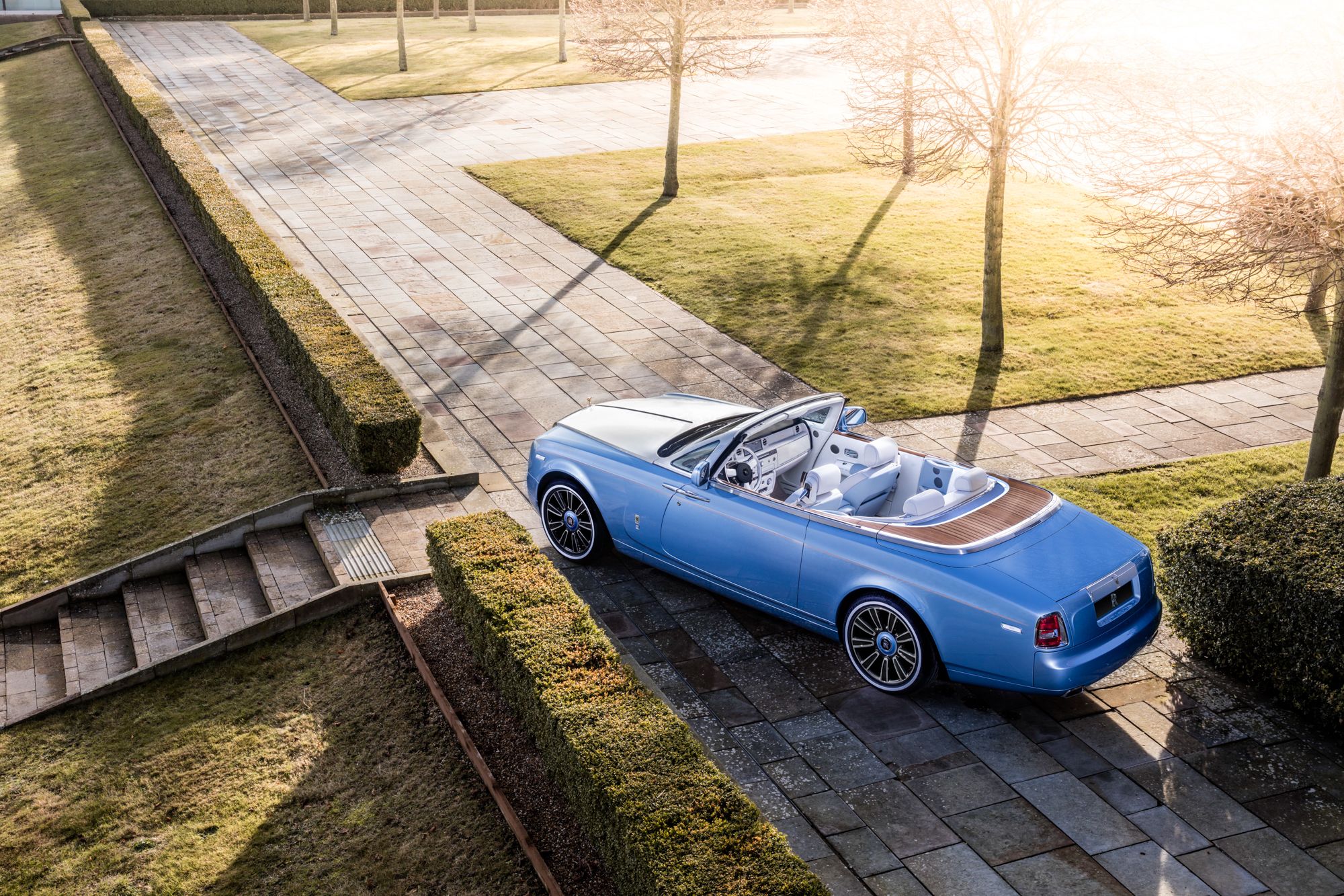 This Is What Makes The Rolls-Royce Dawn Drophead Classic