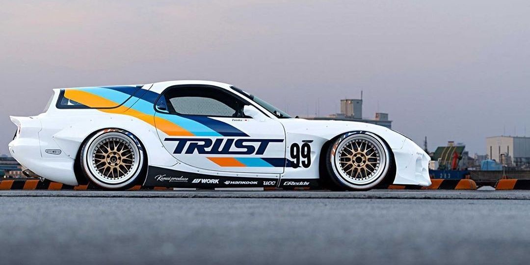 10 Iconic JDM Sports Cars Showing Off Their Coolest Bodykits