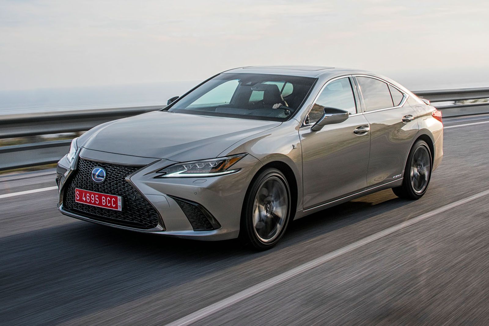 This Is What Makes The Lexus ES 300H One Of The Best Hybrid Cars