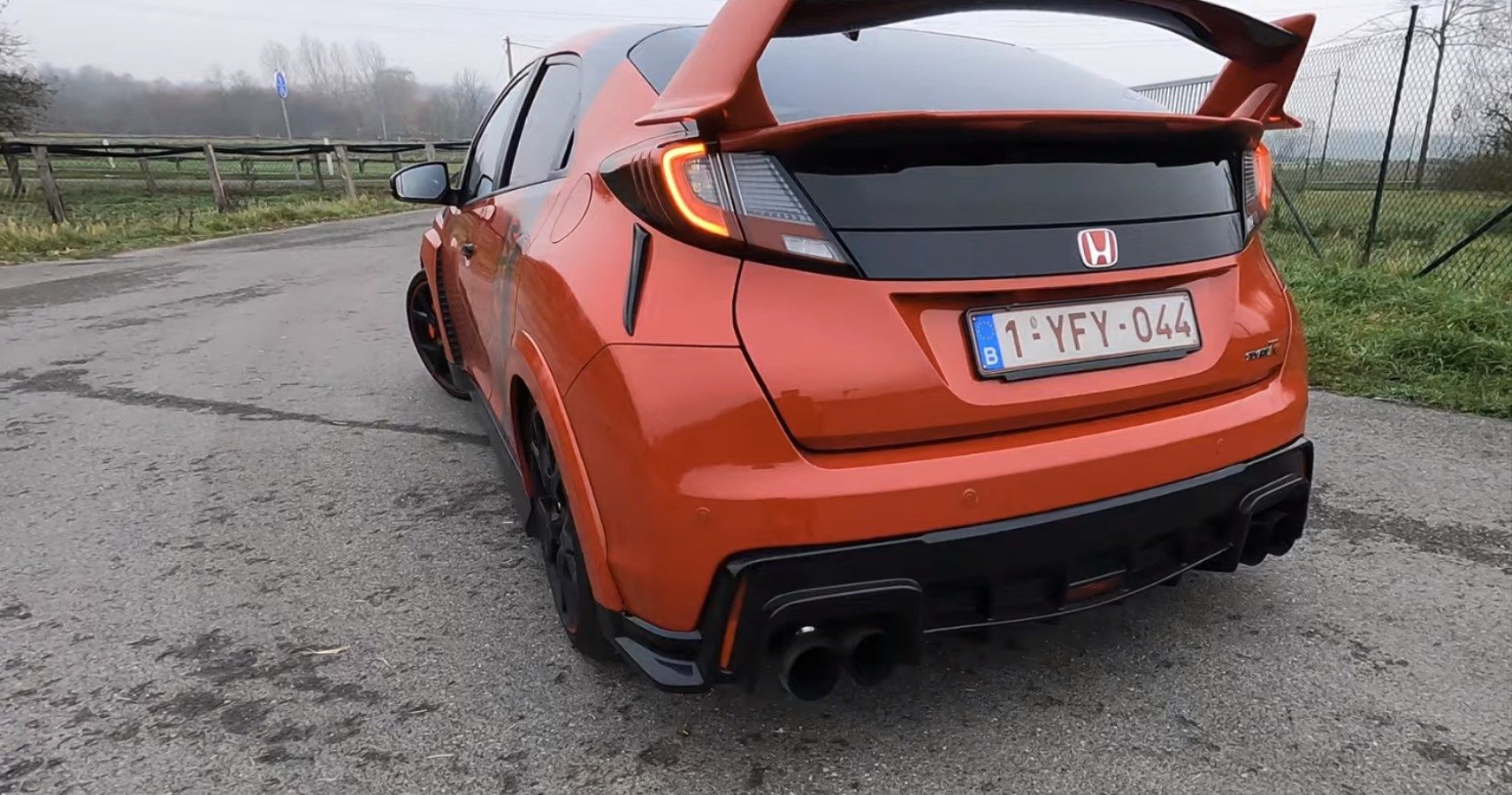 AutoTopNL Take A Look At A Crazy Modified Civic Type R FK2