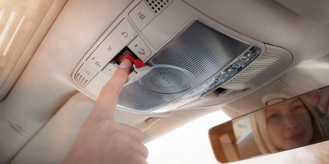 10 Coolest Tech Gadgets Found In Modern Cars