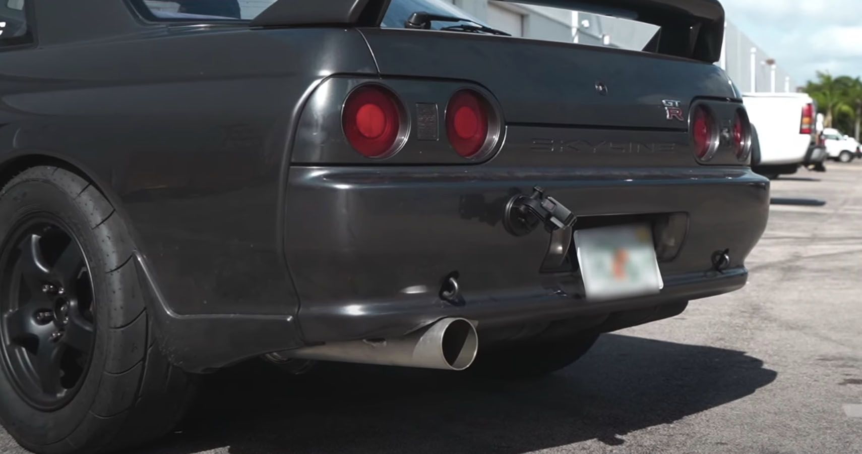 Skyline R32 GT-R Gets 4-Inch Straight Pipe Exhaust Making Heavenly Sounds