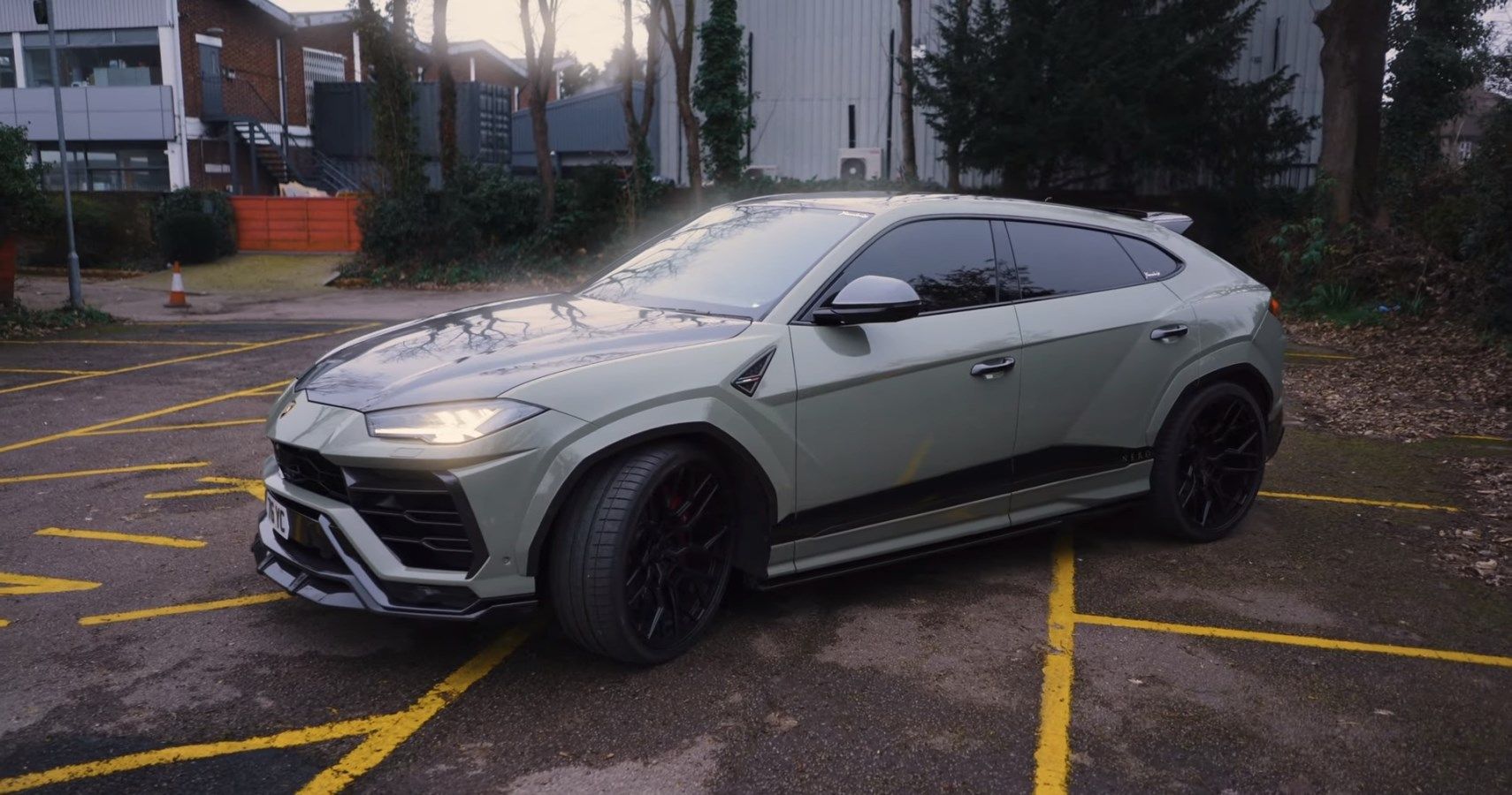 Wrapping An Urus: Not As Easy As You Might Think