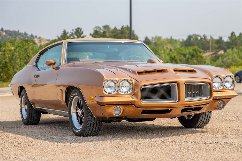 Auction Dilemma: Dodge Charger R/T Vs Pontiac GTO