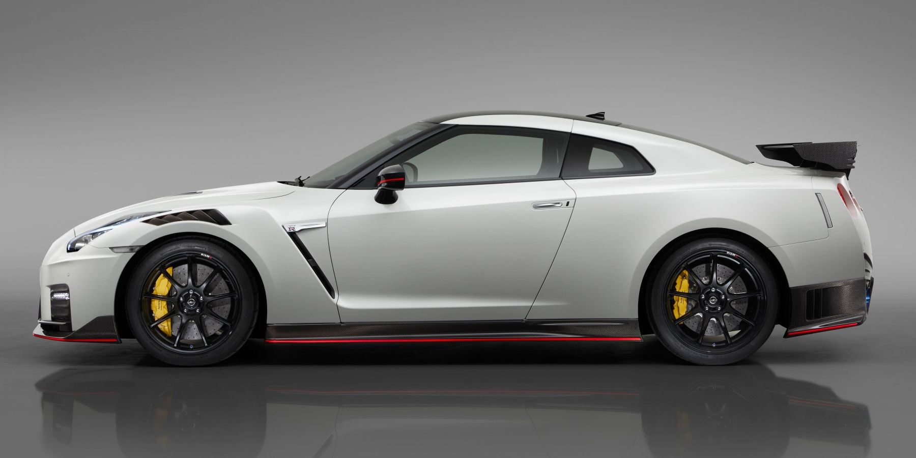 5 Reason Why We'd Buy A Nissan GT-R (5 Reasons Why The NSX Is A Better ...