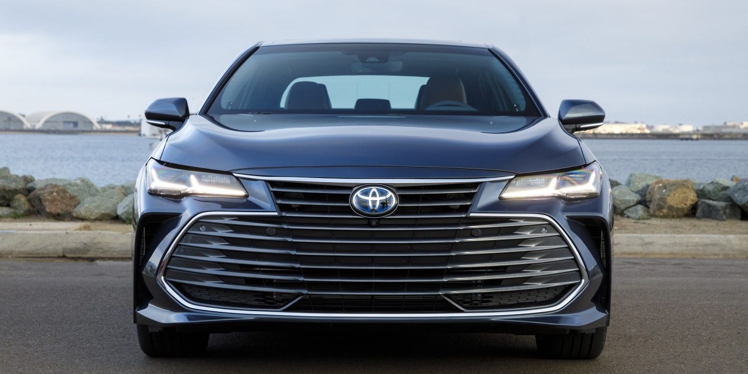 Want A Car That'll Last You 300,000 Miles? These 10 Are Your Best Bet