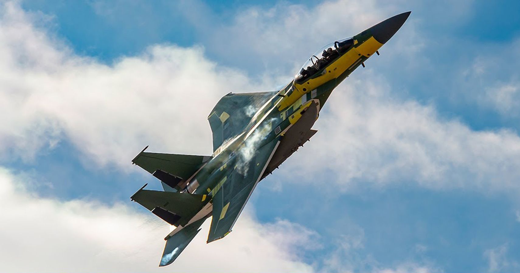 Watch The Boeing F-15EX Fighter Make A Successful Takeoff And Landing ...