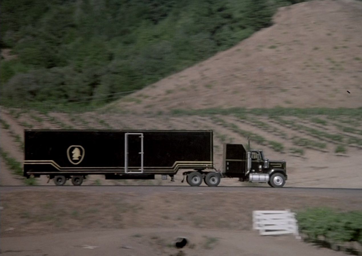 Remember The KITT-Hauling Knight Rider Semi Truck? These Fans Tracked ...