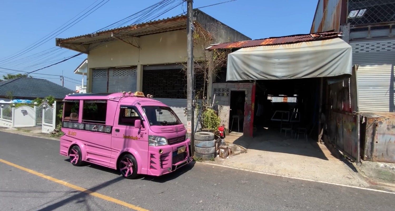 Watch These Modified Kei Van Taxis Drag Race