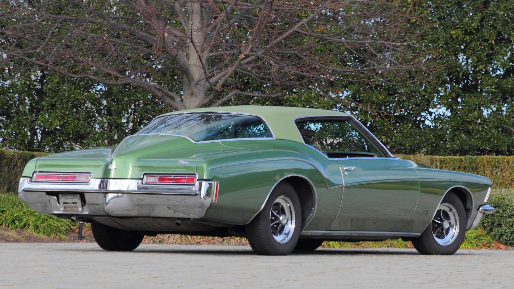 10 Coolest Features Found In The 1972 Buick Riviera