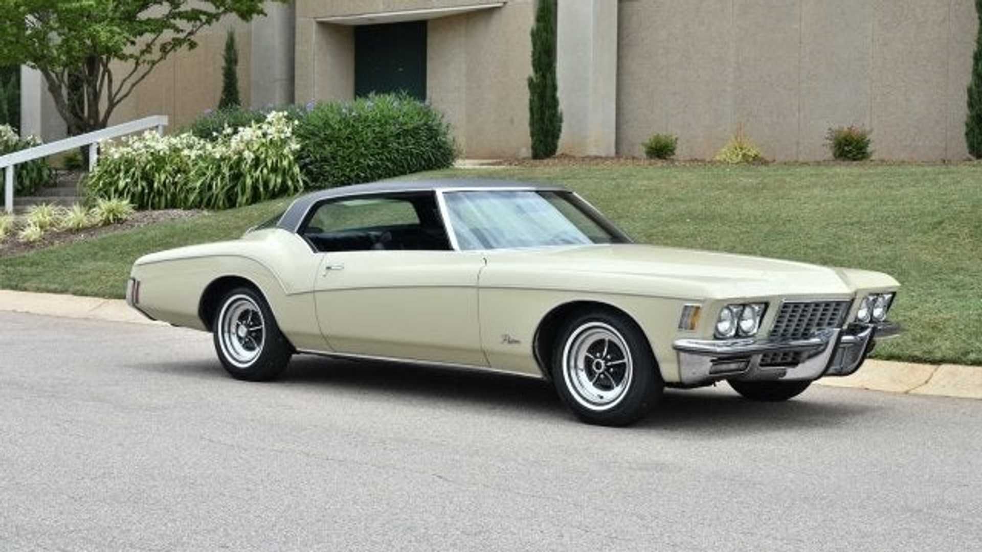 10 Coolest Features Found In The 1972 Buick Riviera