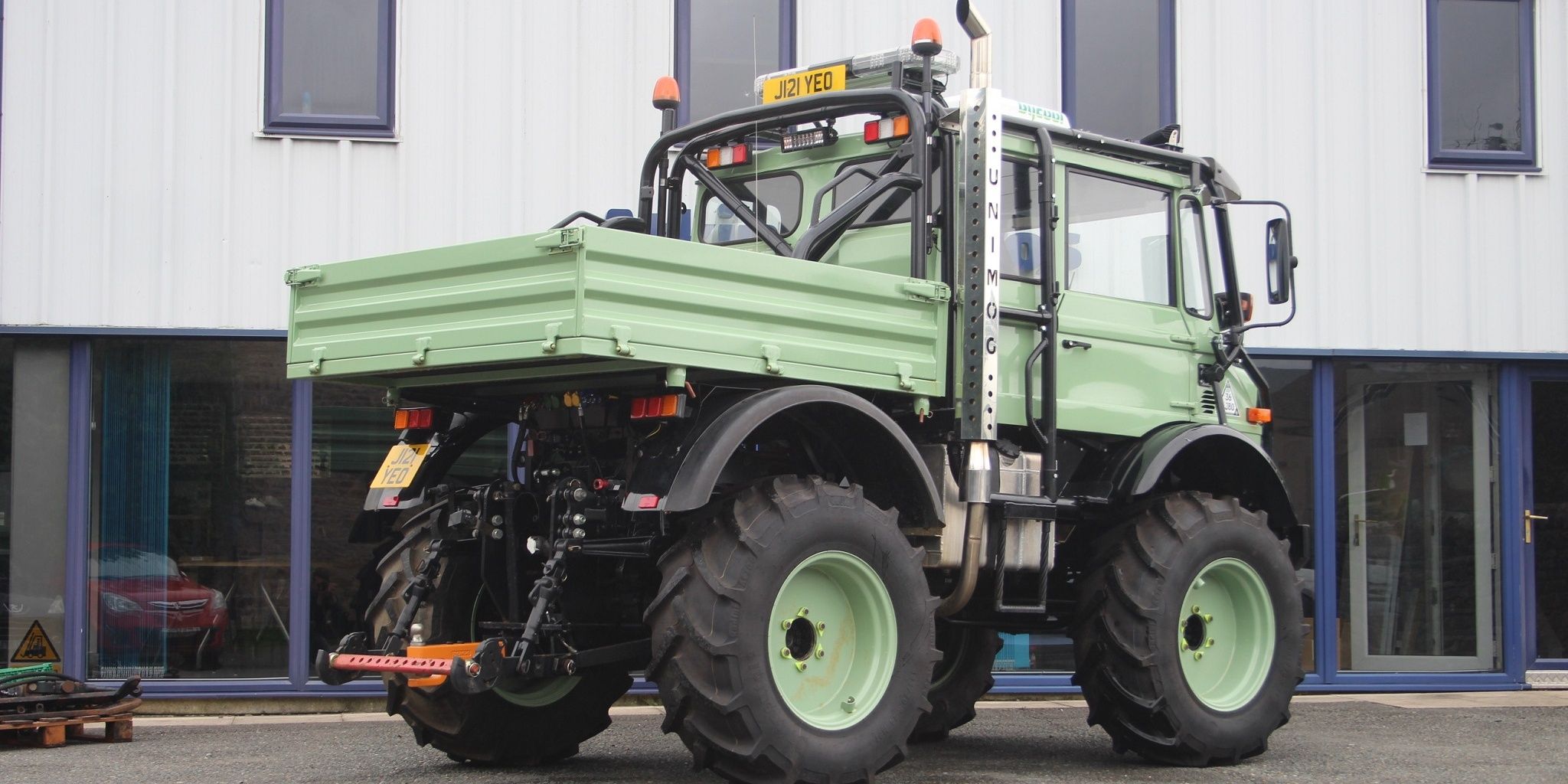 These Custom Mercedes-Benz Unimogs Are Ready For Anything