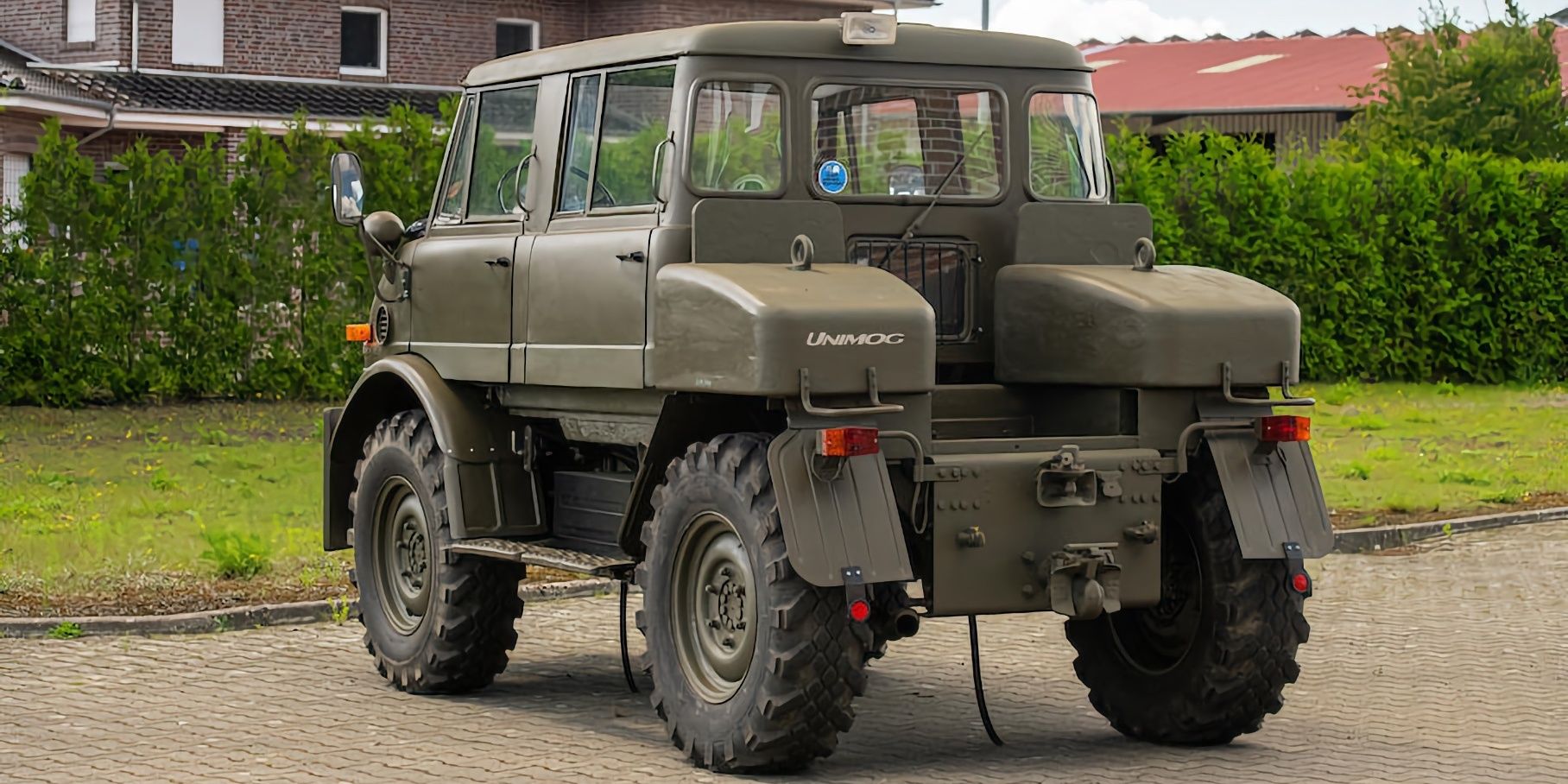 These Custom Mercedes-Benz Unimogs Are Ready For Anything