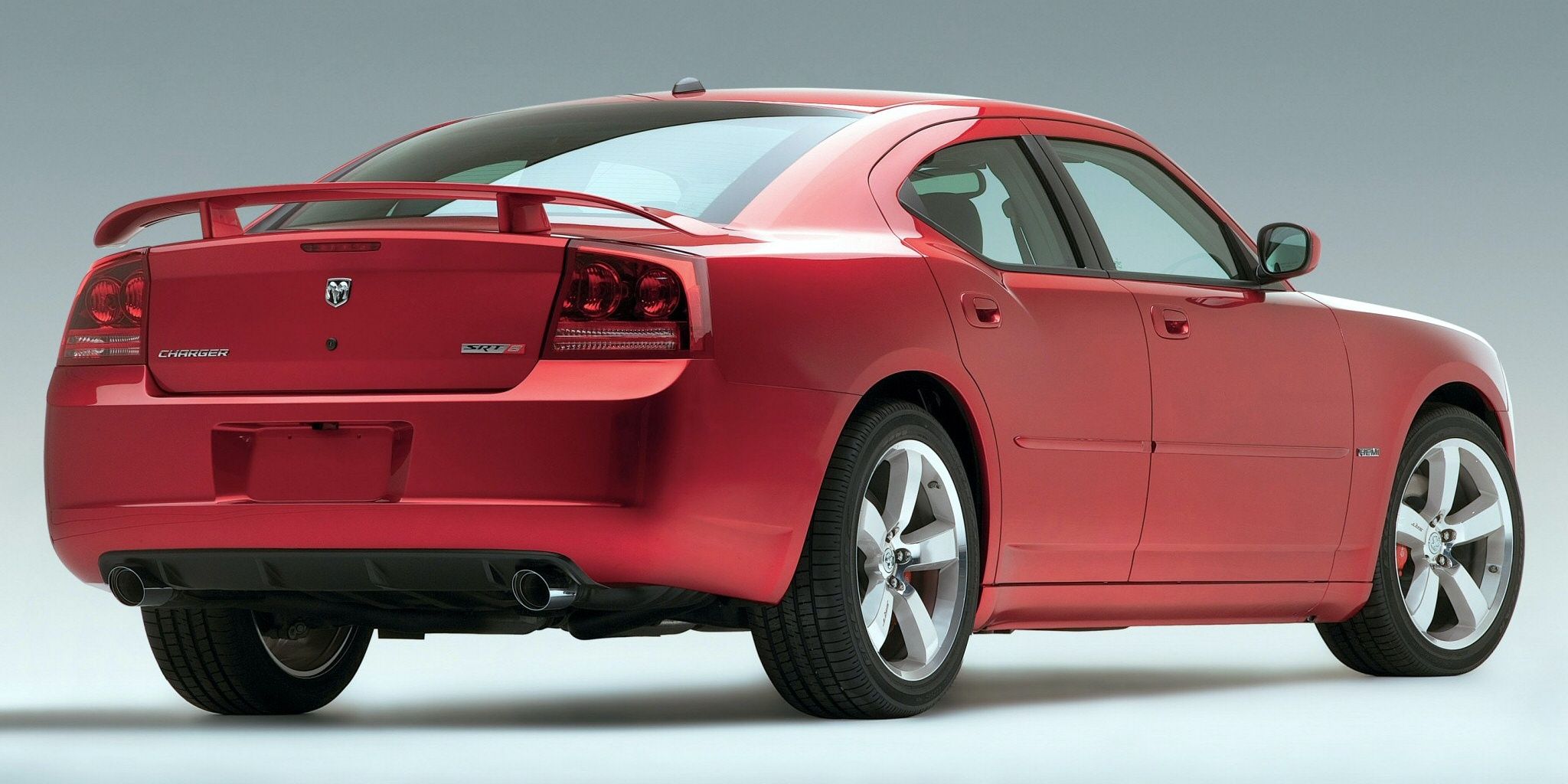 5 Things We Love About The Chrysler 300 SRT8 (5 Reasons Why We'd Rather ...