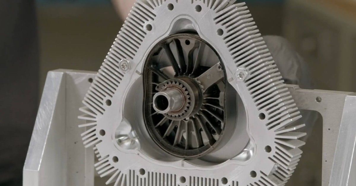 Check Out This "Inside Out" Rotary Engine From LiquidPiston