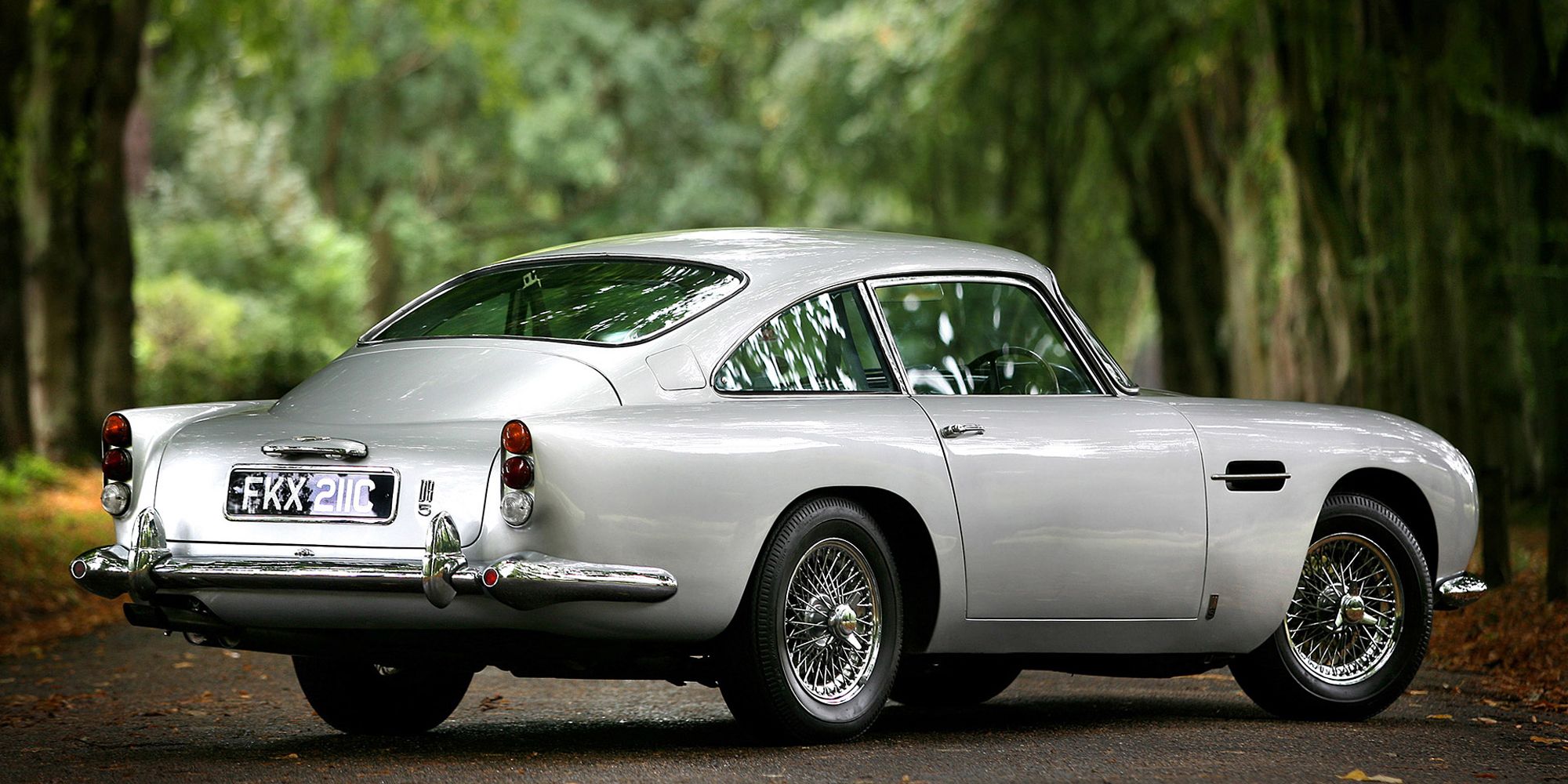 5 Most Influential American Car Designs Of The '60s (5 European)