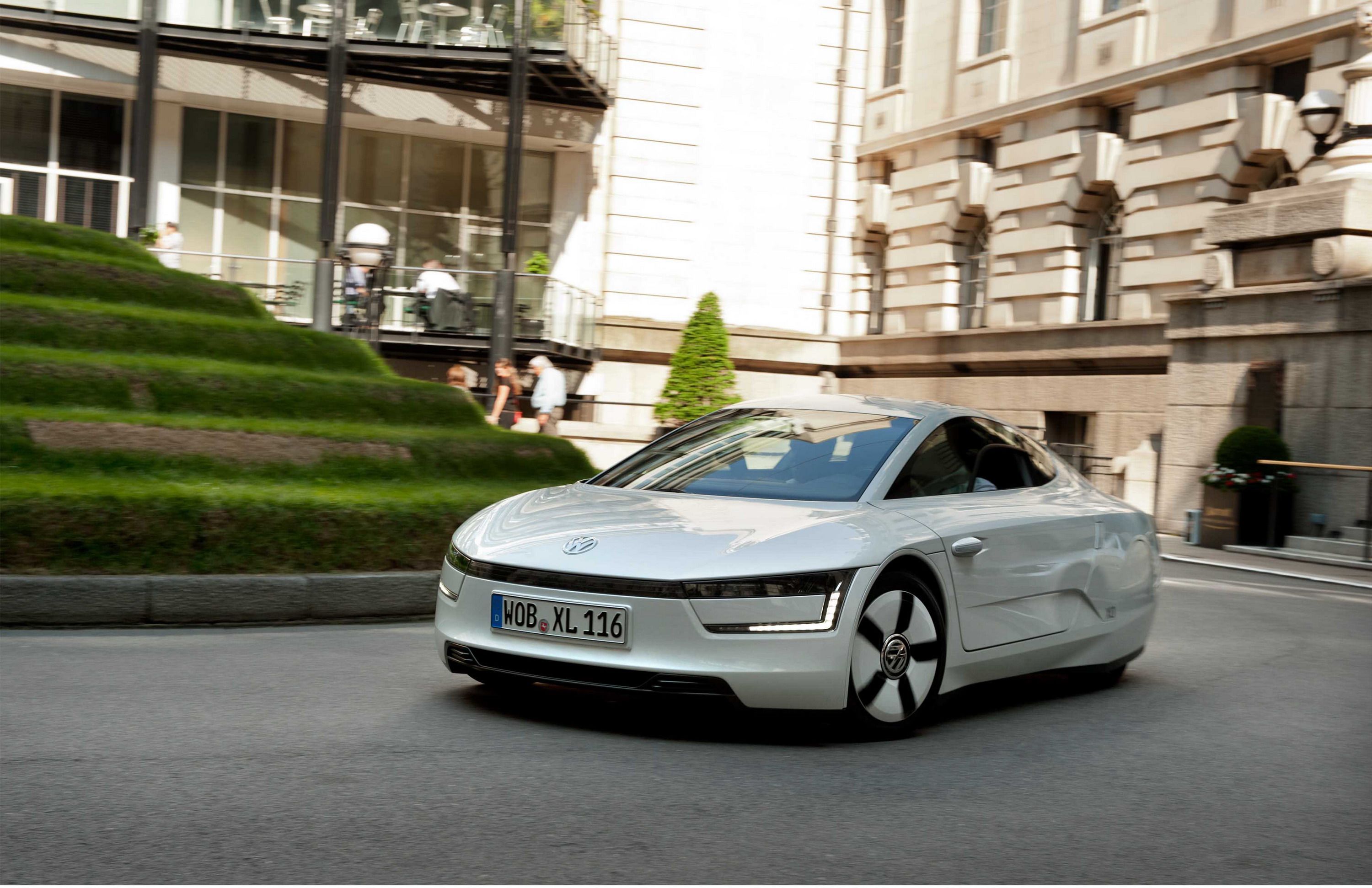 10 Most Bizarre Production Cars From 10 Major Carmakers
